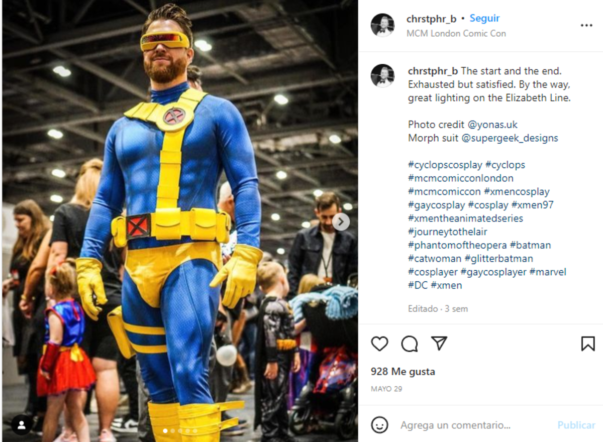 Este cosplay de Cíclope en su versión original es realmente perfecto