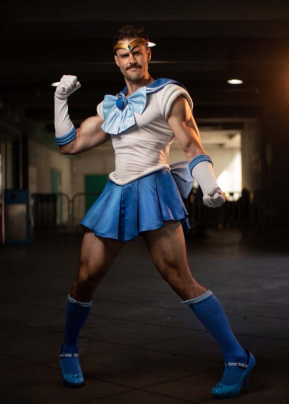 ¿Freddy Mercury en cosplay de Sailor Moon? Este artista lo hace realidad